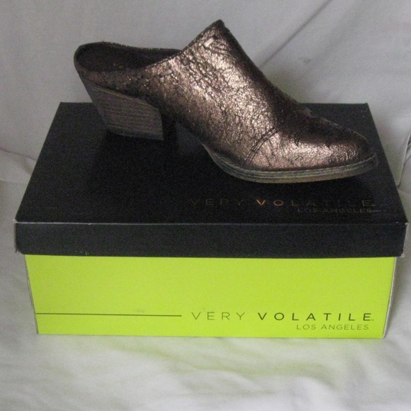 Very Volatile | Shoes | Very Volatile Clog Cowboy Boots Leather Daytons ...